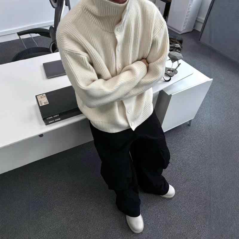 ・タイプ: 開襟・シルエット: ルーズ・ネック: ハイネック・袖丈: 長袖・厚み: 厚手・スタイル: ポップ・用途: カジュアル・カラー: オフホワイト,グレー,ブラック・サイズ: S,M,L,XL・加工: ねじり編み・対象性別: メンズ