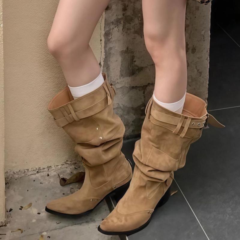 ・対象性別: 女性・アッパー素材: PU・ソール素材: ゴム・トゥ形状: 尖頭・ヒール形状: 太ヒール・ヒール高: 3-5cm・筒高: 中筒・着用方法: スリッポン・柄: 無地・ディテール: ベルトバックル・機能: 滑り止め、耐摩耗・インソ...