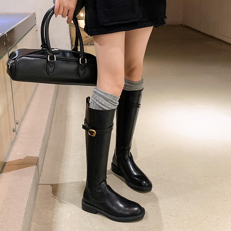 ・シューズアッパー素材: 牛革・ソール素材: ラバー・対象性別: 女性・スタイル: ブリティッシュ・トゥ形状: ラウンドトゥ・ヒール形状: チャンキーヒール・ヒール高: 1-3cm・ブーツタイプ: ロングブーツ・装飾要素: メタル, ベルト...