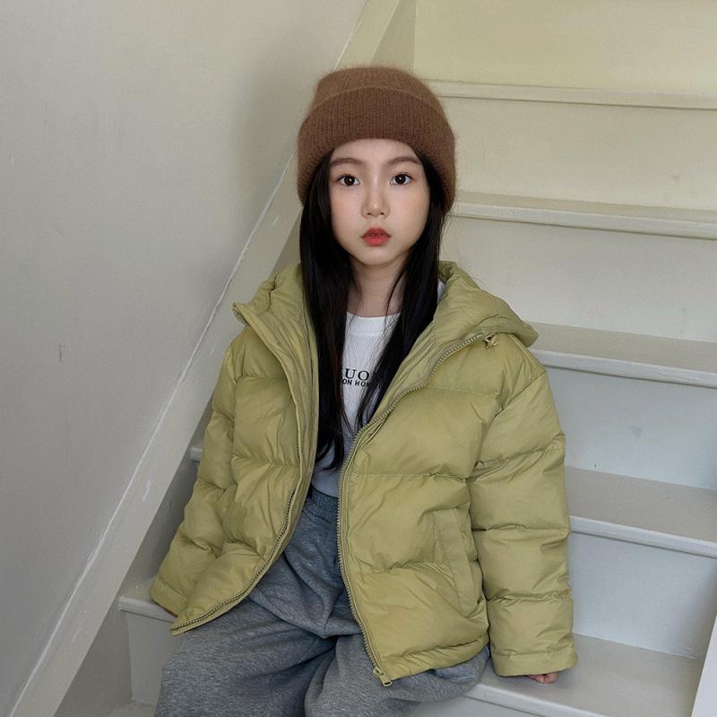 ・性別: ユニセックス・スタイル: カジュアル・対象年齢: 中大童(8歳以上、140cm以上)・生地加工: 柔軟加工・詰め物: ダウン・フード: あり・厚み: 厚手・パターン: 無地・デザイン要素: キャンディ・生地名: ナイロン・主生地成...