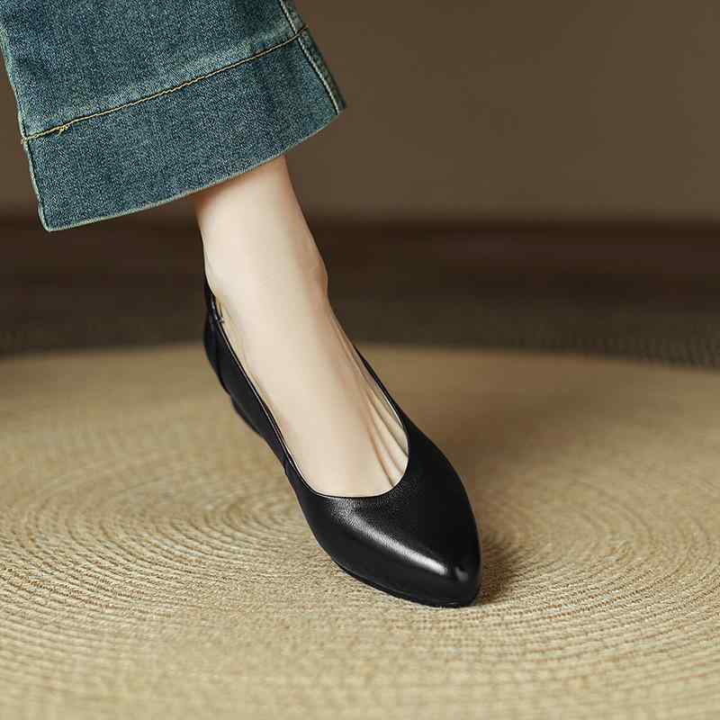 ・デザイン要素: ステッチ,太ヒール・つま先形状: 尖頭・アッパー素材: 羊革・スタイル: シンプル・対象性別: 女性・革質特徴: 羊革・かかと高さ: 3cm未満・パターン: 無地・適合季節: 夏,春,秋・色: 黒,茶・サイズ: 34,35...