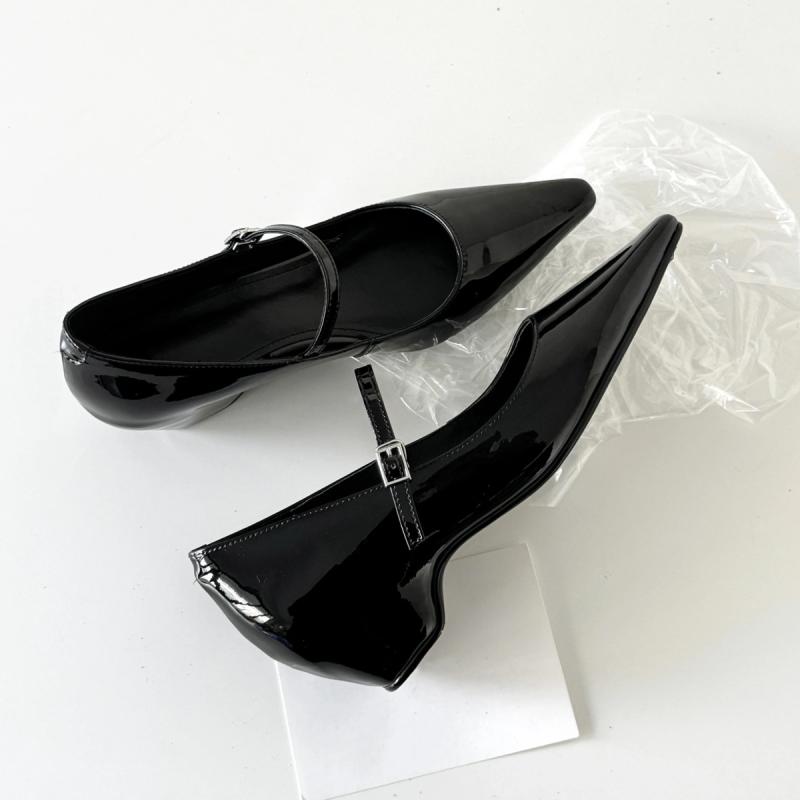 ・つま先形状: ポイント・アッパー素材: 羊革・スタイル: プリンセス・対象性別: 女性・ヒール高: 中ヒール3-6cm・パターン: 無地・色: ブラック,レッド,シルバー・サイズ: 34,35,36,37,38,39,40・アウトソール素...