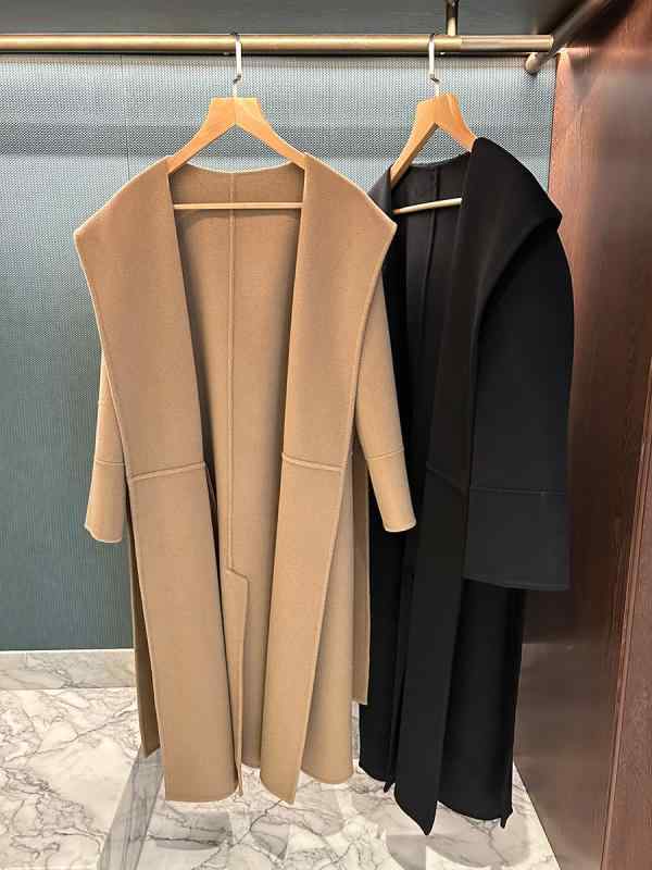 ・素材: ウール・素材含有率: 90-95%・柄: 無地・着丈: ロング（100cm超）・襟型: フード・袖丈: 長袖・袖型: 普通袖・色: ブラック,キャメル・サイズ: S,M,L・スタイル: 通勤・対象性別: 女性・対象年齢: 成人