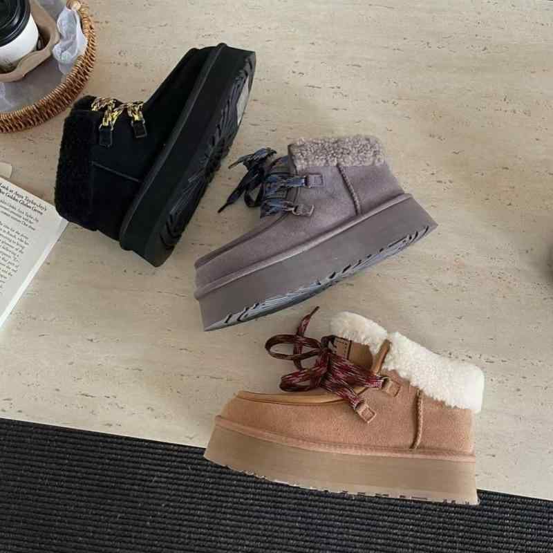 ・アッパー素材: 羊革ウール一体・アウトソール素材: EVA・ライニング素材: ウール・インソール素材: 羊革ウール一体・ブーツシャフト素材: ウールレザー・トゥ形状: ラウンドトゥ・ヒール形状: 厚底・ヒール高さ: 1-3cm・シューズハ...