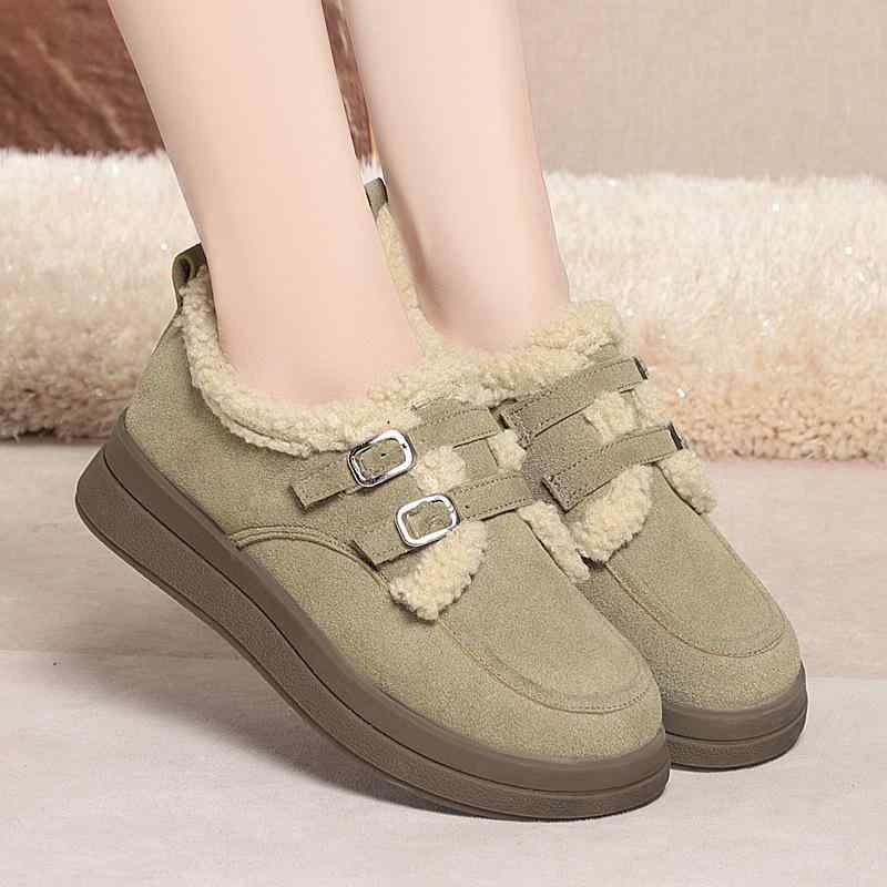 ・ヒール高: 中ヒール (3-5cm)・柄: ミックスカラー・つま先形状: ラウンドトゥ・ステッチ: あり・対象性別: 女性・アッパー素材: スエード・スタイル: カジュアル・アウトソール素材: ラバー・ライニング素材: 人工短毛フリース・...