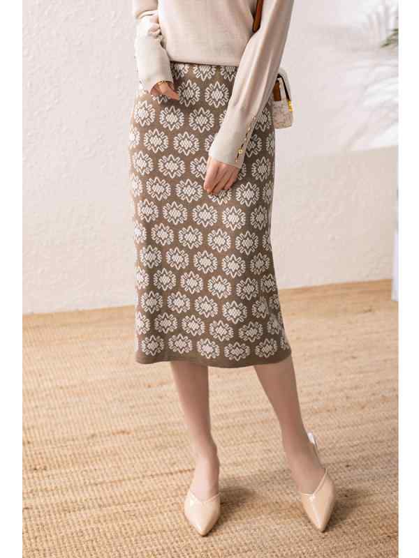 ・柄: 花柄・加工: 提花・素材: アクリル・主素材: ウール・副素材: アクリル・スカート型: Aライン・スカート丈: ミドル・流行要素: レトロ・色: キャメル・サイズ: M,L,XL・スタイル: 通勤・スタイル: エレガント・主素材含...