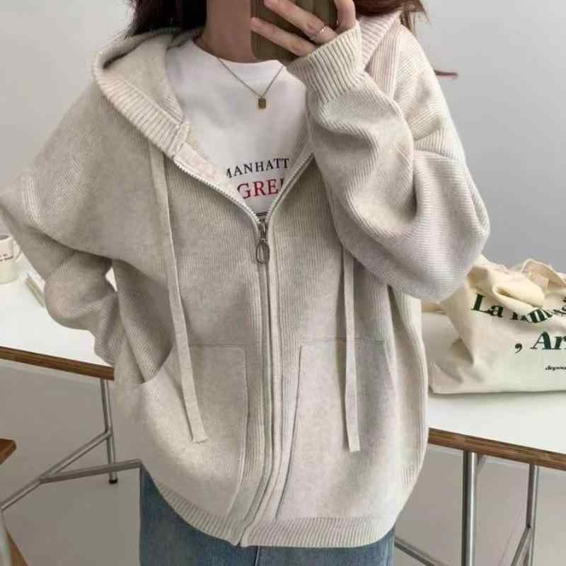 ・素材: ウール、ポリエステル・主素材成分: ポリエステル 30-50%・柄: 無地・厚さ: 厚手・組み合わせ: 単品・スタイル: 開襟・シルエット: ゆったり・袖形状: 標準袖・フード: あり・袖丈: 長袖・着丈: ミドル丈 (50-65...