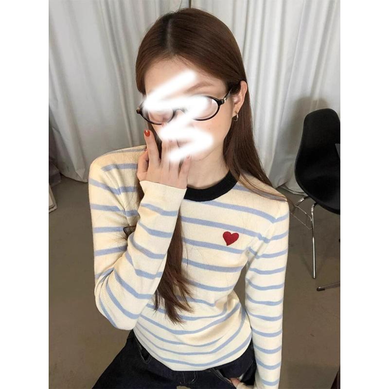 ・素材: ポリエステル・袖型: レギュラースリーブ・領型: クルーネック・袖丈: 長袖・カラー: ハートストライプ・サイズ: S,M,L