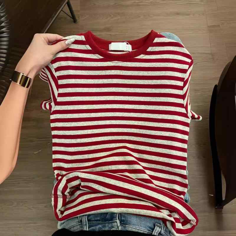 ・素材: ポリエステル・ポリエステル含有率: 50-70%・柄: ストライプ、チェック・袖丈: 半袖・加工: ノンアイロン処理・フィット: スリム・着丈: 普通 (50-65cm)・襟型: クルーネック・袖型: 標準袖・デザイン要素: コン...