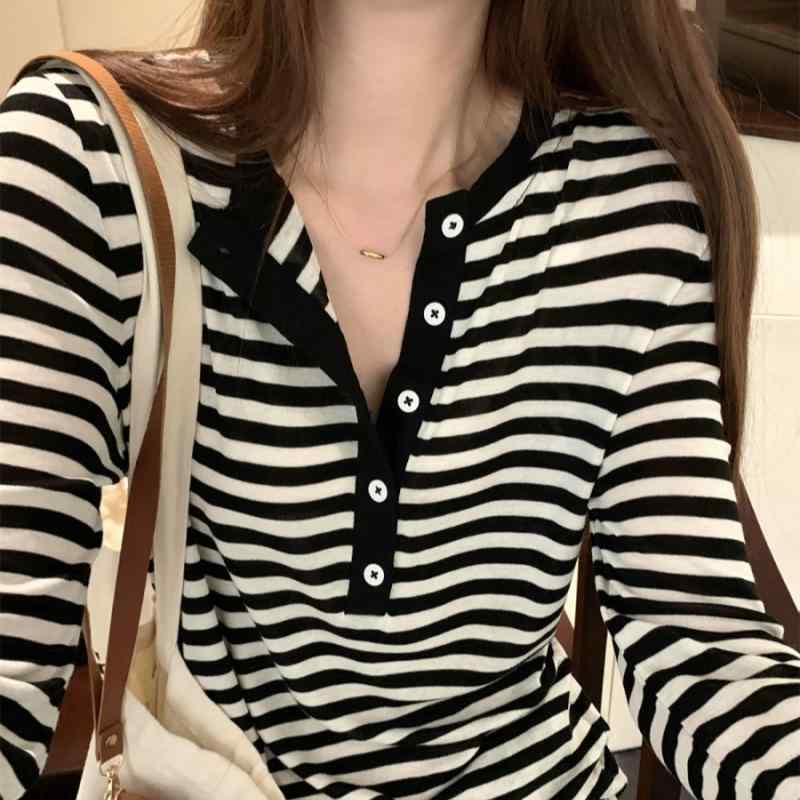 ・素材: ポリエステル・スタイル: プルオーバー・袖丈: 長袖・シルエット: ルーズ・着丈: 普通・襟型: ラウンドネック・袖型: ストレート・カラー: ブラックストライプ・サイズ: S,M,L,XL