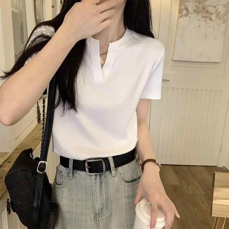 ・素材: コットン・主素材含有率: 90-95%・袖丈: 短袖・加工: ノンアイロン処理・シルエット: スリム・着丈: 普通 (50-65cm)・襟型: Vネック・袖型: 通常袖・デザイン要素: 無地・色: ホワイト,ブラック,グレー・サイ...