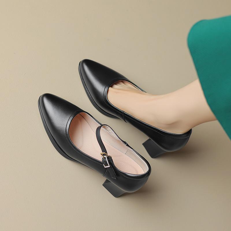 ・つま先形状: ポインテッドトゥ・アッパー素材: 本革牛皮（スエード除く）・スタイル: シンプル・対象性別: 女性・パターン: 無地・色: ブラック・サイズ: 34,35,36,37,38,39・アウトソール素材: ラバー・ライニング素材:...