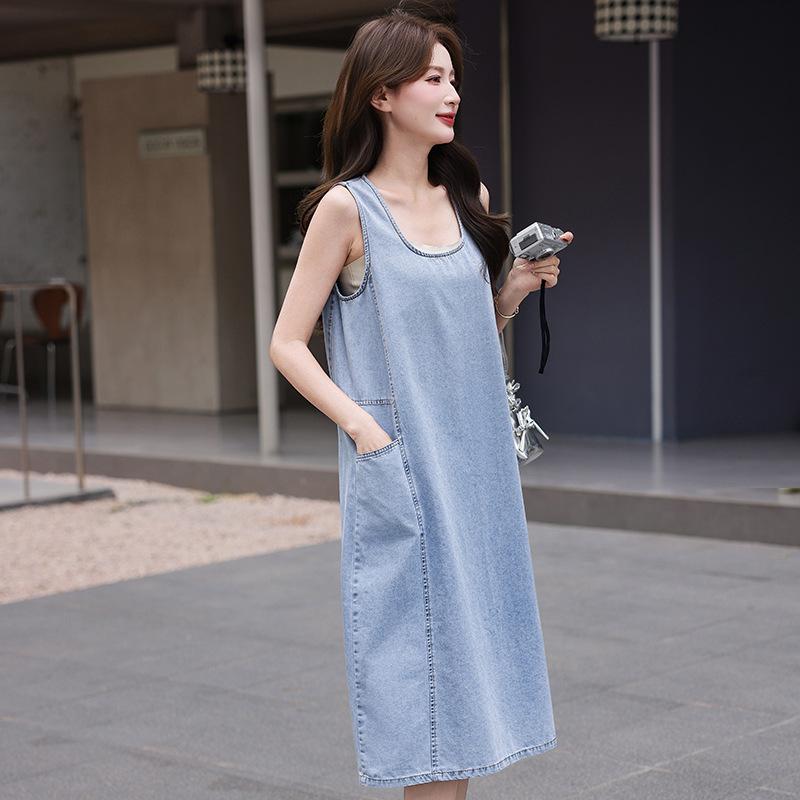 ・素材: デニム・柄: 無地・スタイル: プルオーバー・スカート丈: ロング・首元: 丸首・袖: ノースリーブ・ウエスト: ルーズ・ディテール: ポケット・色: ライトブルー・サイズ: S,M,L,XL・素材含有率: 95%以上