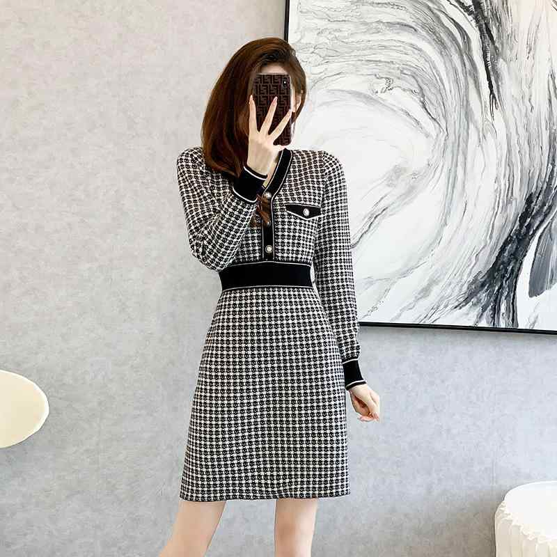 ・素材: ビスコース・柄: 幾何柄・加工: 提花・丈: ミドル丈・形状: Aライン・首元: Vネック・袖丈: 長袖・ウエスト位置: 高腰・装飾: ボタン・色: ブラック・サイズ: S,M,L,XL・前立て: シングルブレスト・ビスコース含有...