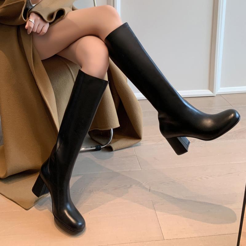 ・アッパー素材: 牛革・ソール素材: ゴム・対象性別: 女性・スタイル: 韓国風・トゥ形状: ラウンドトゥ・ヒール形状: ブロックヒール・ヒール高さ: 6-8cm・ブーツタイプ: ロングブーツ・デザイン要素: ステッチ、レザースプライン・機...