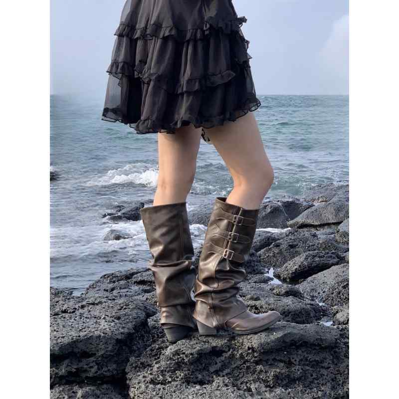 ・シューズアッパー素材: PU・ソール素材: ゴム・対象性別: 女性・スタイル: シンプル・トゥ形状: ポイントトゥ・ヒール形状: チャンキーヒール・ブーツスタイル: サイドジップブーツ・デザイン要素: ベルトバックル・機能: 耐摩耗・筒丈...