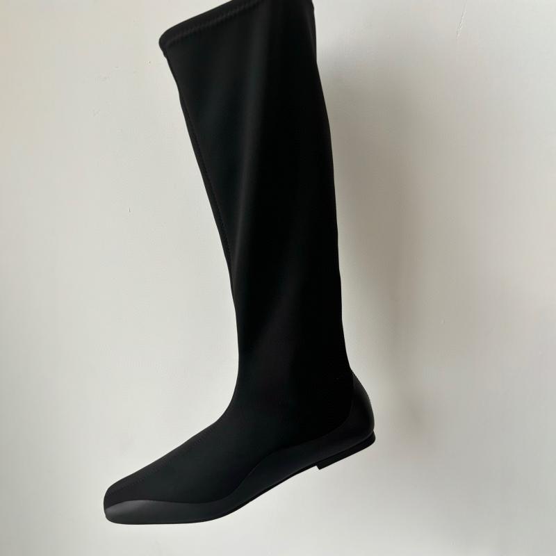 ・対象性別: 女性・スタイル: シンプル・トゥ形状: スクエア・ヒール形状: フラット・ヒール高: フラット・ブーツタイプ: ロングブーツ・機能: 通気性,フィット性・筒丈: ハイカット・厚み: 普通・着脱方法: スリッポン・パターン: 無...