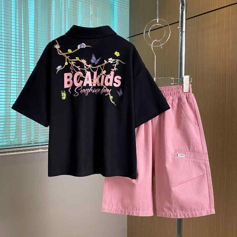 ・性別: 男児・スタイル: シンプル・セットタイプ: パンツセット・セット数: 2点セット・対象年齢: 中大児(8歳以上、140cm以上)・袖丈: 短袖・パンツ丈: 7分丈・生地加工: 柔軟処理・厚み: 薄手・パターン: 花柄・生地名: コ...