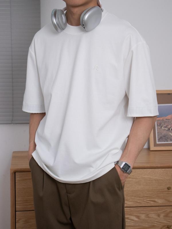 ・素材: コットン58.5%、ポリエステル41.5%・柄: チェック・フィット: ルーズ・スタイル: プルオーバー・ネック: クルーネック・袖丈: ショート・厚み: ミディアム・シーン: カジュアル・詳細: ソリッド、刺繍・加工: スプライ...