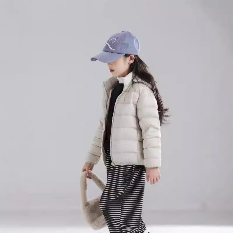 ・適用性別: ユニセックス・対象年齢: 3~8歳・対象身長: 90cm,100cm,110cm,120cm,130cm,140cm,150cm,160cm・詰め物: 白ダックダウン・ダウン含有率: 86%~90%・ダウン量: 72g・柄: ...