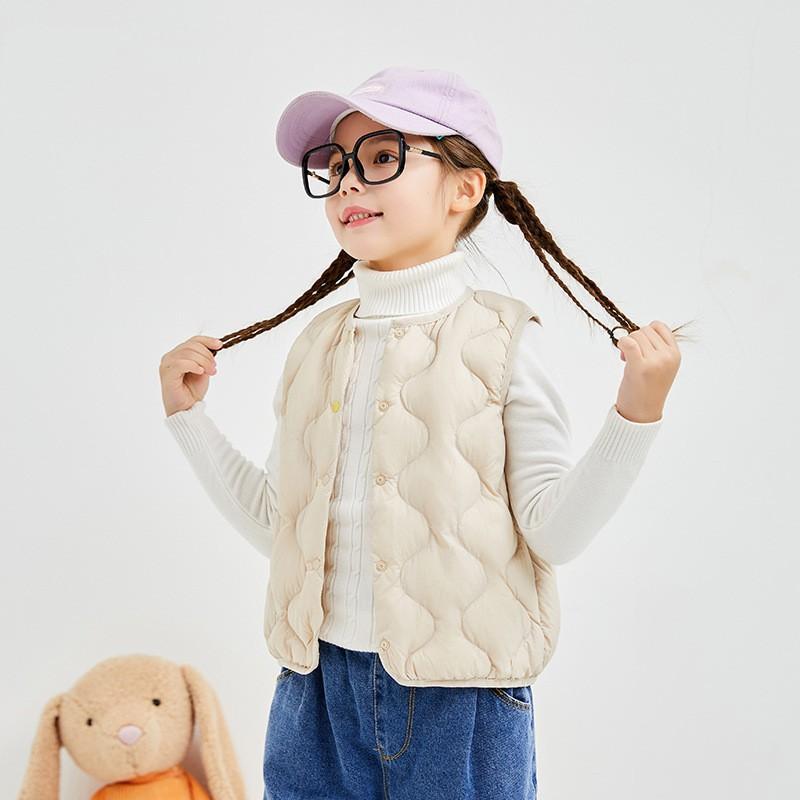 ・性別: ユニセックス・対象年齢: 8歳以上・詰め物: ホワイトダックダウン・スタイル: スイート・柄: 無地・ダウン含有率: 50-55%・フード: なし・デザイン要素: 可愛い,キャンディ・タイプ: ダウンベスト・丈: ショート・シルエ...