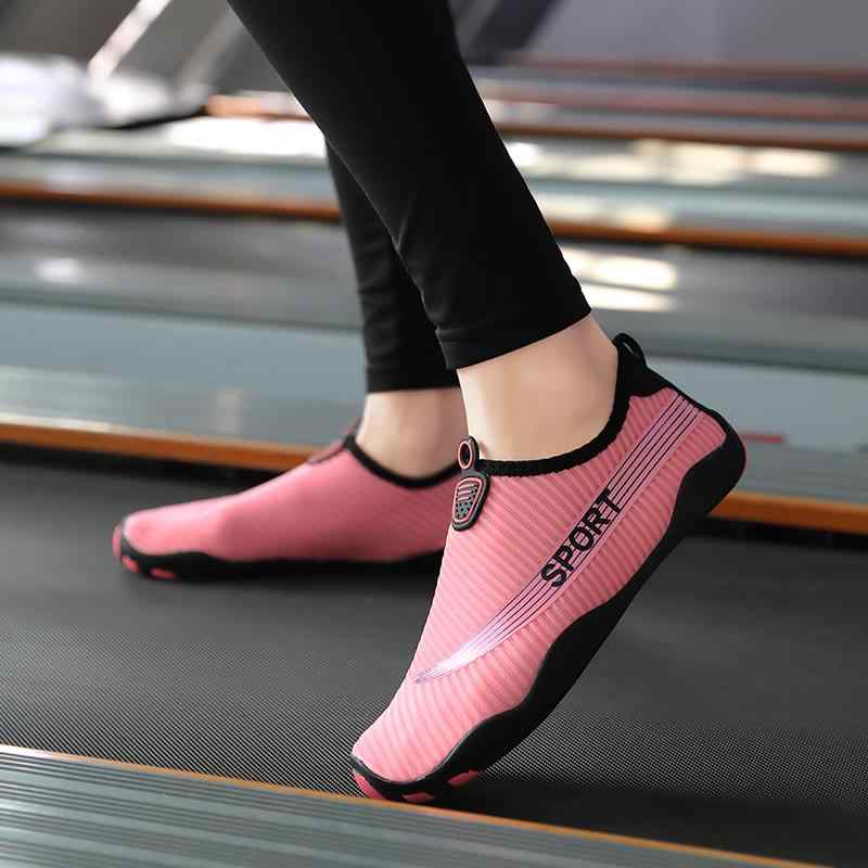 ・通気性: あり・厚み: 普通・内側素材: 合成皮革・使用場所: 室内・シーズン: オールシーズン・対象年齢: 成人・対象性別: ユニセックス・柄: 無地・アウトソール素材: PU・シューズハイト: ローカット・ソール素材: ラバー・ヒール...