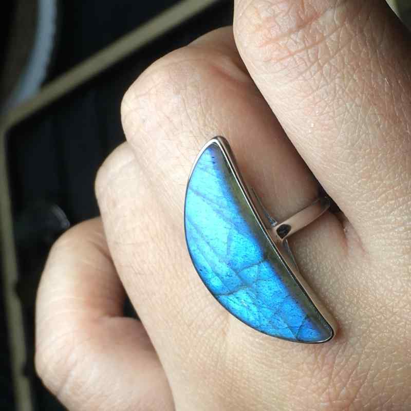 ・素材: エナメル・色: ダークグレー・サイズ: 開口可調節・デザイン: 月・加工: インプット・インセット素材: エナメル・スタイル: 個性・対象: 男女通用・流行要素: 満天星、流星雨