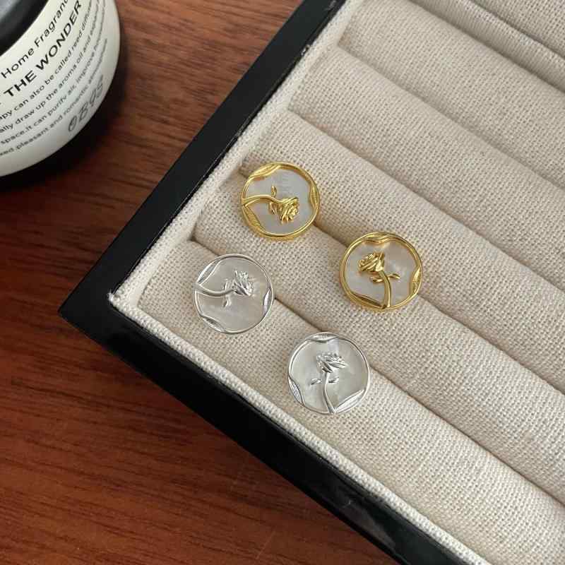 ・素材: 925シルバー・加工: メッキ・形状: 花,幾何型・色: シルバー,ゴールド・スタイル: INS風・適用: 男女通用・流行要素: 植物花卉