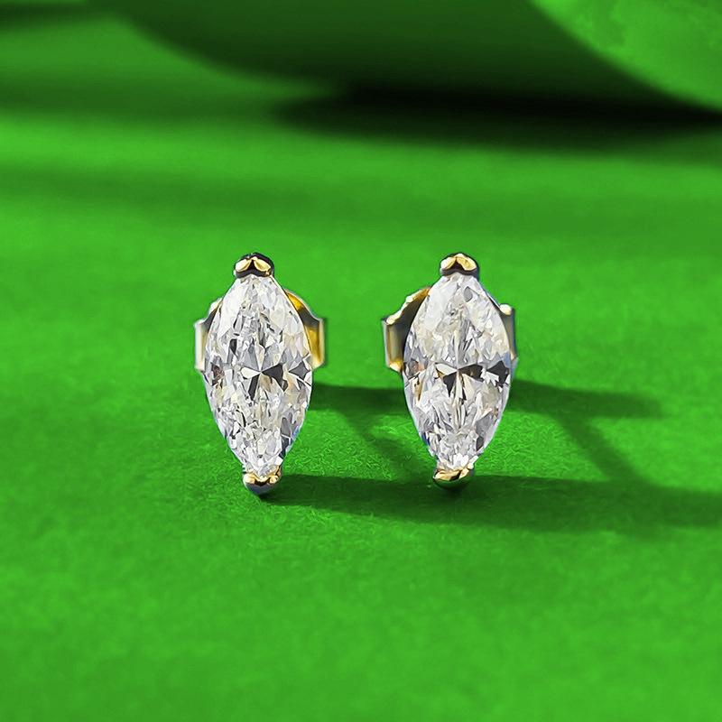 ・素材: シルバー・加工: 電鍍・形状: ジオメトリック・色: ゴールド・純度: 925シルバー・流行要素: リング,ライン・スタイル: 欧米・耳針素材: 925シルバー・重量: 1g・スタイル分類: ファッショントラベル・商品カテゴリ: ...