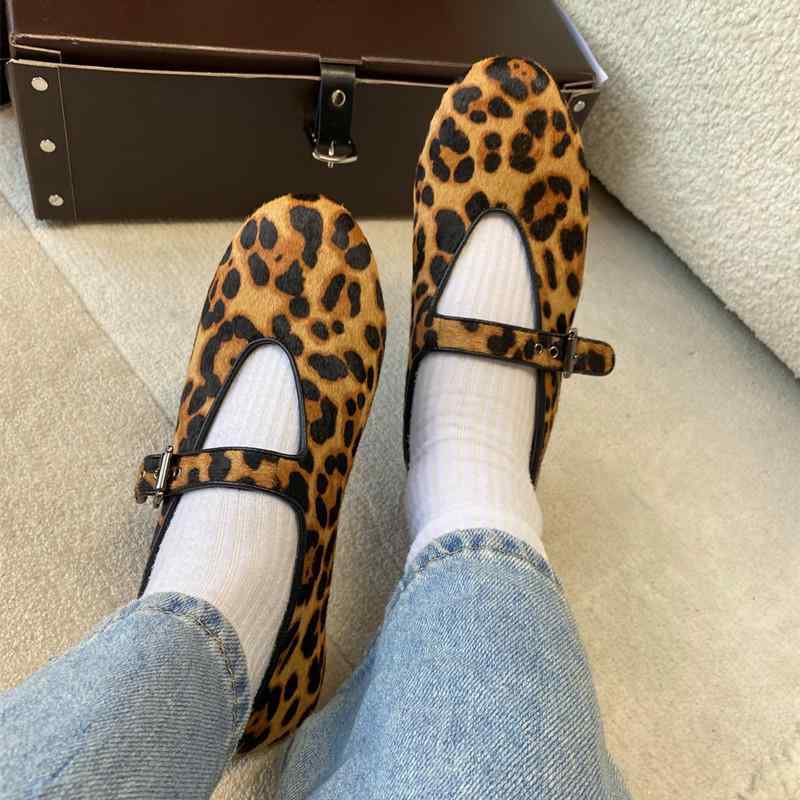 ・対象性別: 女性・柄: レオパード・カラー: レオパード・サイズ: 35,36,37,38,39,40・靴先形状: ラウンドトゥ・アッパー素材: 馬毛・ソール素材: ラバー・ライニング素材: 羊革・靴口高さ: ローカット・ヒール形状: フ...