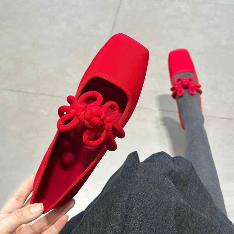 ・トゥ形状: スクエア・アッパー素材: 牛革・スタイル: シンプル・対象性別: 女性・レザー特徴: 牛二層レザー・ヒール高: 1-3cm・パターン: 無地・色: 赤,黒・サイズ: 35,36,37,38,39,40・アウトソール素材: ゴム...