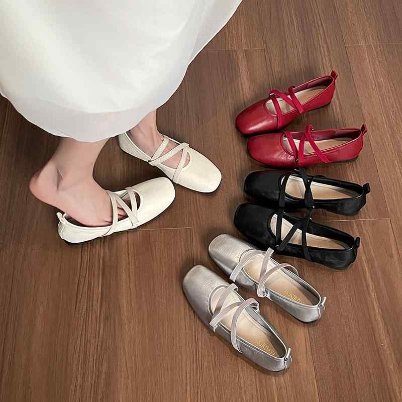 ・スタイル: シンプル・対象性別: 女性・トゥ形状: スクエア・アッパー素材: マイクロファイバー・アウトソール素材: ラバー・ライニング素材: マイクロファイバー・インソール素材: PU・ヒール高: 3cm未満・ヒール形状: フラット・ア...