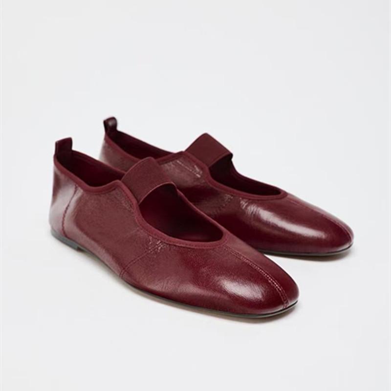 ・トゥ形状: スクエアトゥ・アッパー素材: 合成皮革・対象性別: 女性・ヒール高: 1-3cm・パターン: 無地・カラー: ワインレッド,ブラック・サイズ: 35,36,37,38,39,40,41,42・ソール素材: ゴム・ライニング素材...