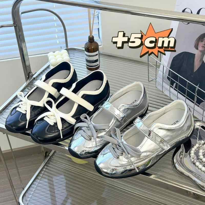 ・スタイル: カジュアル・流行要素: クロスストラップ・つま先形状: ラウンドトゥ・アッパー素材: 合成皮革・皮質特徴: スムースレザー・対象性別: 女性・ヒール高: 3-5cm・パターン: 単色・カラー: ブラック,シルバー・サイズ: 3...