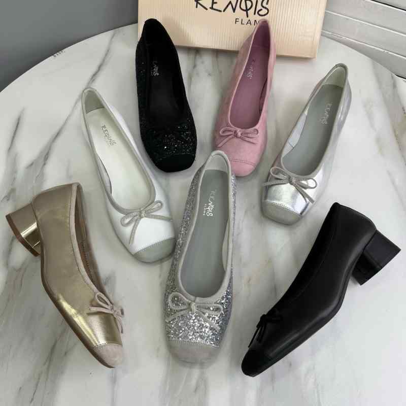 ・トゥ形状: スクエア・アッパー素材: 牛革・スタイル: カジュアル・対象性別: 女性・革特徴: 本革・ヒール高: 3-6cm・パターン: 無地・カラー: ブラック,ブラックグリッター,シルバーグリッター,シルバーレザー,ピンクスエード,ホ...