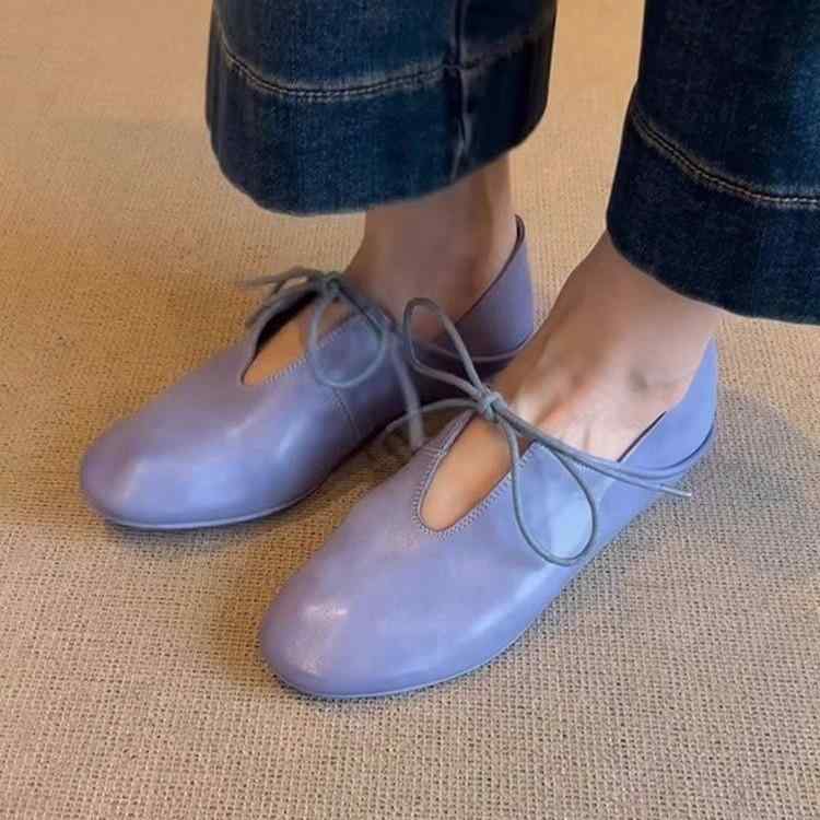 ・性別: 女性・カラー: ブルー,ブラック・サイズ: 35,36,37,38,39,40・アッパー素材: 合成皮革・ソール素材: ラバー・ライニング素材: 合成皮革・インソール素材: 合成皮革・ヒール高: 1-3cm・トゥ形状: ラウンドト...