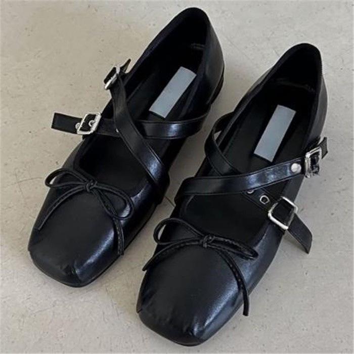 ・つま先形状: スクエアトゥ・アッパー素材: 合成皮革・対象性別: 女性・ヒール高: 3cm未満・柄: 無地・カラー: ブラック,シャンパン,シルバー・サイズ: 35,36,37,38,39・ソール素材: ラバー・インナー素材: 合成皮革・...