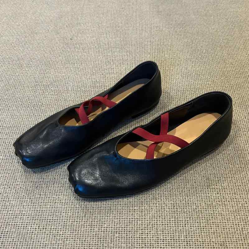 ・性別: 女性・シューズタイプ: メアリージェーンシューズ・アッパー素材: 牛二層革・ソール素材: ラバー・ライニング素材: 羊革・インソール素材: 羊革・ヒール高: 3cm以下・ヒール形状: フラットヒール・アンクル高: ローカット・トゥ...