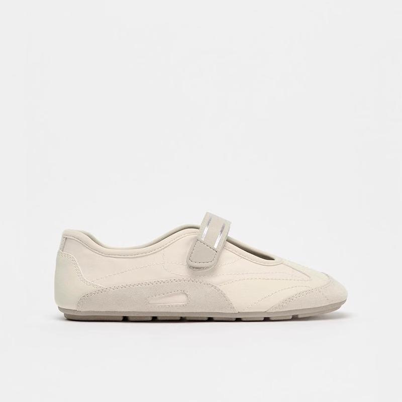 ・カラー: 白,黒・サイズ: 35,36,37,38,39,40・つま先形状: ラウンドトゥ・スタイル: カジュアル・アッパー素材: 合成皮革・レザータイプ: スムース・ヒール高: 1-3cm・パターン: ツートン・対象年齢: 成人・アンク...