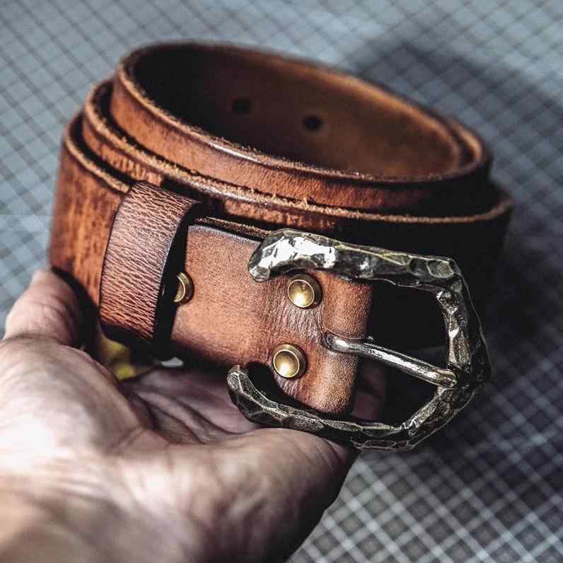 ・素材: 牛革・バックル素材: 銅・留め具方式: ピン留め・色: ブラウン,カーキ,ブラック・幅: 細型（2cm未満）・長さ: 105cm,110cm,115cm,120cm,125cm