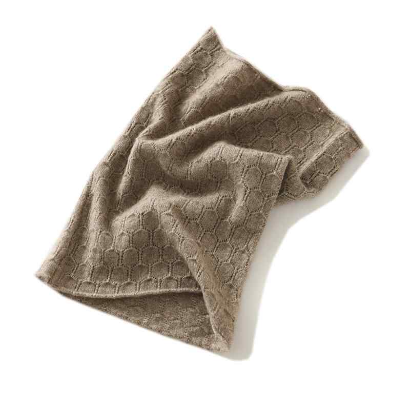 ・適用性別: ユニセックス・素材: カシミヤ・カシミヤ含有量: 31%〜50%・色: ホワイト,ベージュ,ブラック,レッド,キャメル・長さ: 37cm・幅: 24cm・編み方法: 横編み・柄: 無地・機能: 保温・スタイル: プルオーバー・...