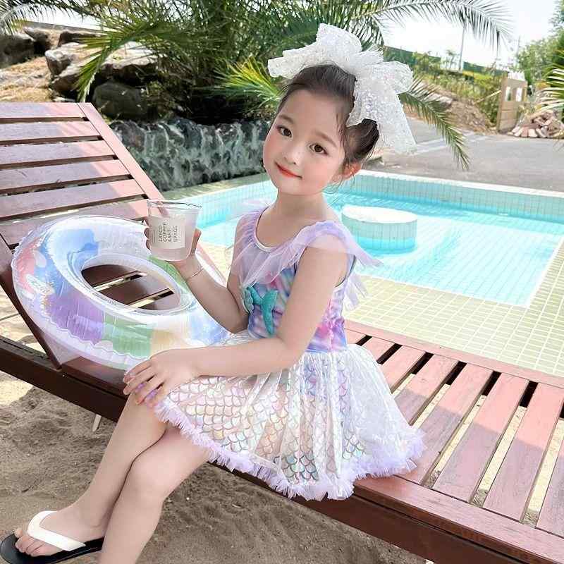 ・性別: 女・対象年齢: 1-12歳・表地: ナイロン・表地成分: ポリエステル75% スパンデックス25%・克重: 150-300g・裏地: ポリエステル・裏地成分: スパンデックス25%・適用シーン: 水泳・サイズ: 80cm,90cm...