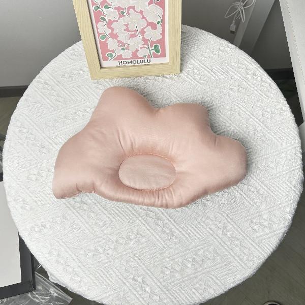 ・詰め物: パール綿・表面素材: 竹繊維・対象年齢: 新生児、1-3歳児・形状: 異形・重量: 0.5kg以内・色: ライトイエロー、アプリコット、ライトグリーン、ピンク、ライトパープル・サイズ: 30×20×4cm・スタイル: 日式