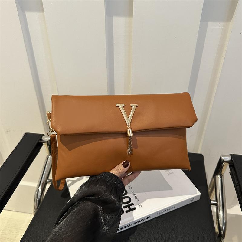 ・カラー: ピンク,グリーン,ホワイト,ブラック,ブラウン・スタイル: シンプル・素材: PU・タイプ: エンベロープバッグ・サイズ: 中型・流行要素: ステッチ・裏地: ポリエステル・形状: 横型スクエア・開閉: マグネット・内部構造: ...