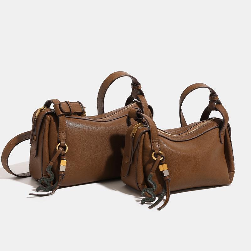 ・カラー: ワインレッド,ブラック,ブラウン・素材: PU・タイプ: ボストンバッグ・裏地: ポリコットン・形状: 枕型・開閉: ジッパー・内部構造: ジッパーポケット,スマホポケット,カードポケット・硬度: 中軟・外ポケット: スラッシュ...