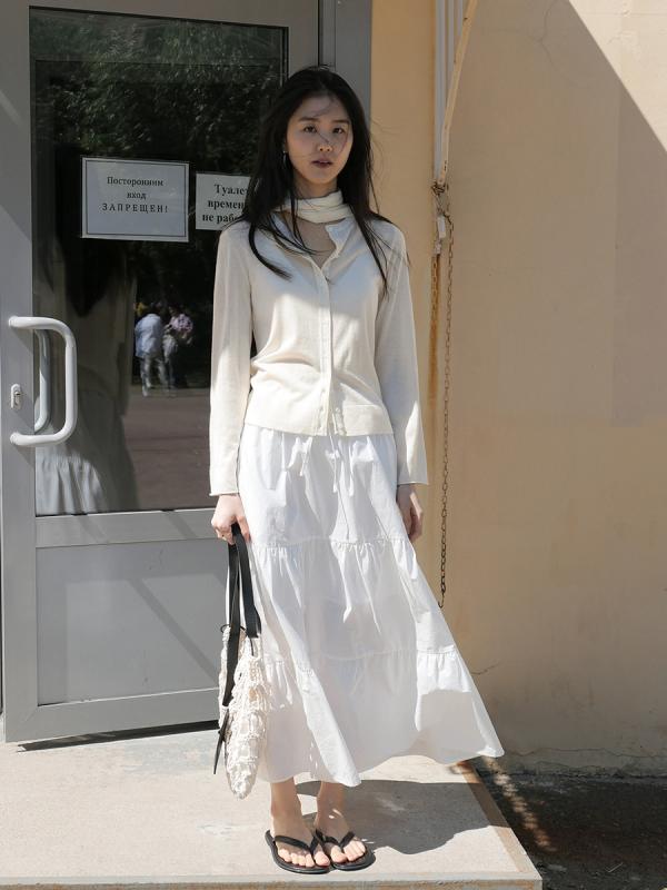 ・素材: ウール33%、ポリエステル47%、アクリル20%・柄: 無地・厚み: 薄手・タイプ: カーディガン・シルエット: ルーズ・袖タイプ: 通常袖・襟: クルーネック・袖丈: 長袖・装飾: ボタン・着丈: ミディアム丈(50-65cm)...