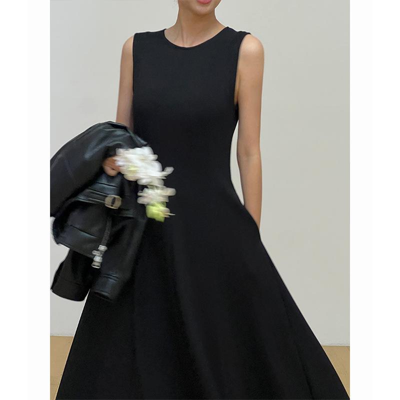・素材: ビスコース・パターン: 無地・加工: ピース・スタイル: ベーシック・セット: 単品・スカート丈: ミドル・スカート型: Aライン・ネック: クルーネック・袖: ノースリーブ・ウエスト: ハイウエスト・トレンド要素: スプライス・...