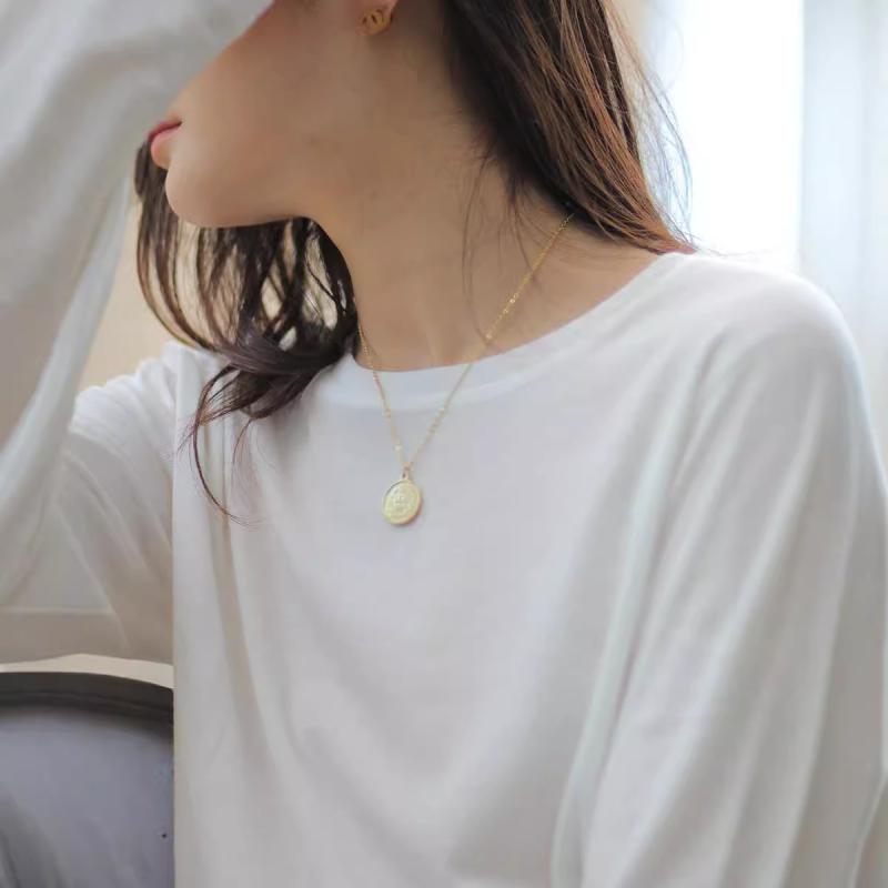 ・主素材: スパンデックス・パターン: クラシック・袖丈: 長袖・シルエット: ストレート・襟型: クルーネック・袖型: 通常袖・カラー: ホワイト,ブラック,グレー・サイズ: S,M,L・主素材含有率: 30%以下