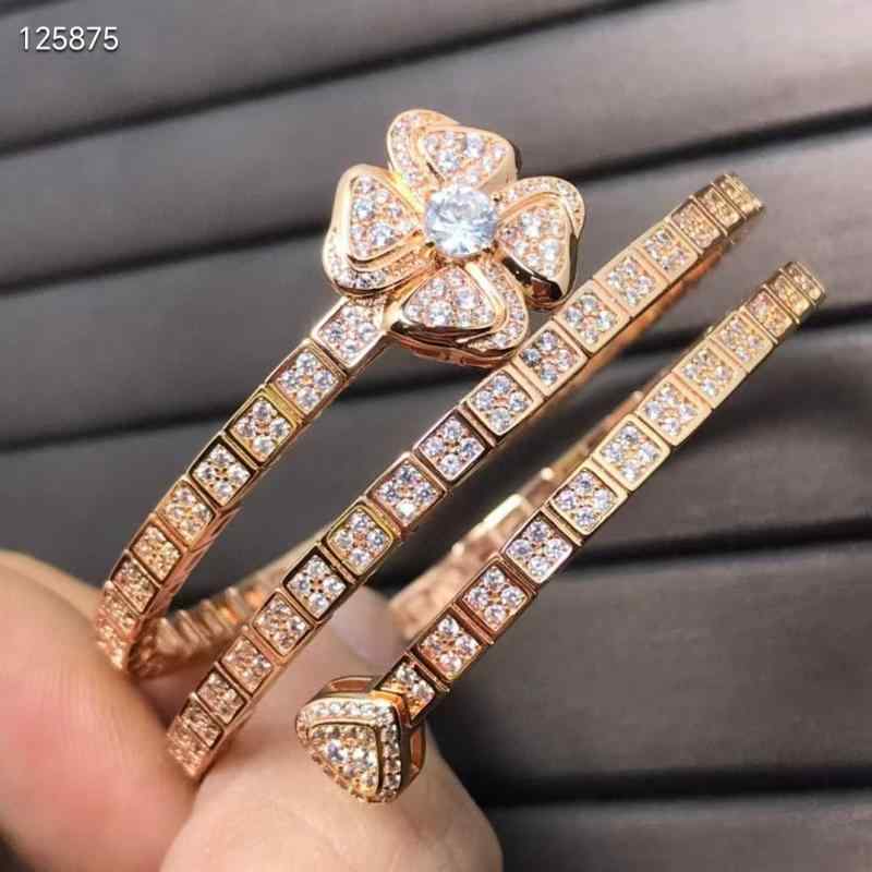 ・素材: 銅塑・加工: 精工・色: ホワイトゴールド、シャンパンゴールド・重量: 16g・スタイル: INS風・スタイル分類: 個性風潮・流行要素: 網状、扇形、方塊、排列・流行要素分類: 形状/パターン