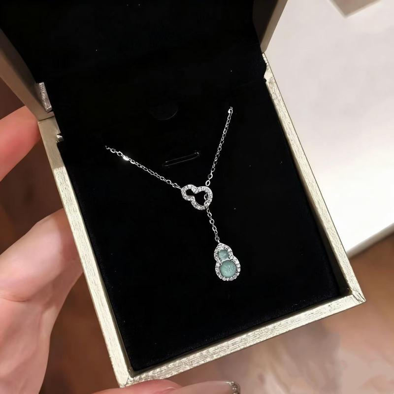 ・素材: 925シルバー・加工: メッキ・形状: 幾何型・チェーンスタイル: 鎖骨チェーン・長さ: 41-50cm・色: 青翡翠・デザイン: 葫芦・流行要素: 円形・スタイル: スイート・重量: 約2.45g・対象: 女性用